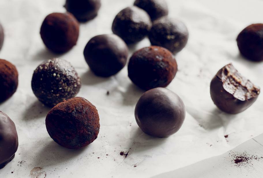 Low Carb Snickers Balls
