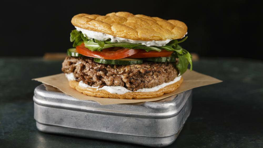 Low Carb-Burger mit Rindfleischpatties