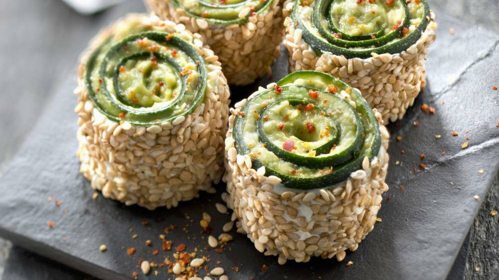Low Carb-Sushi aus Zucchini mit Avocado | Lowcarb.de